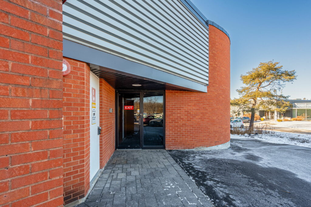 For Lease - Paradigm Commercial